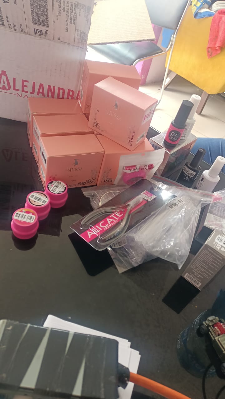 Tienda de productos para uñas - Alejandra Nail Shop